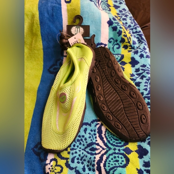 Wave | Shoes | Mens Water Shoes | Poshmark